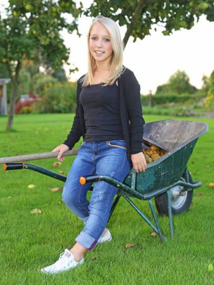 Meisje met dwerggroei (1m37) verovert catwalk | Binnenland | hln.be