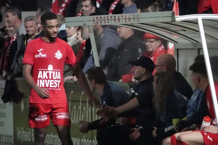 Matchwinnaar Fallou Fall pakt negen op negen met Hoogstraten: “Knop ...