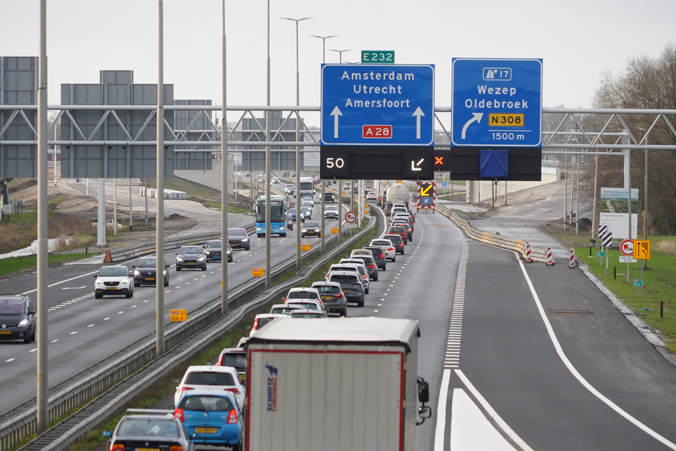 Water inmiddels van A28, files ter hoogte van Hattem en Zwolle opgelost ...