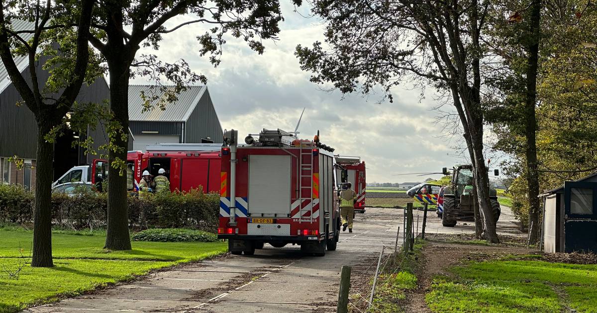 Man raakt bekneld in landbouwmachine in Zeewolde, maar brandweer weet ...