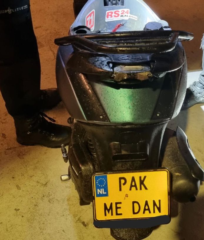 Scooterrijder met kenteken ‘Pak me dan’ opnieuw gepakt in Hoogezand ...