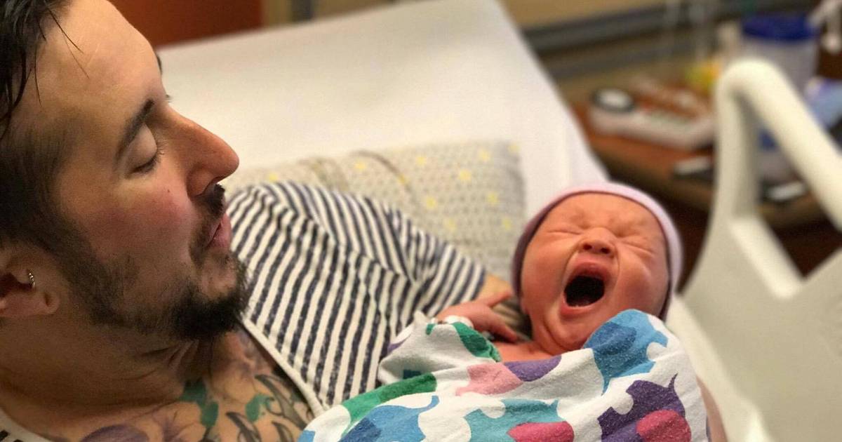 Transgenre, il donne naissance à un bébé | Lifestyle | 7sur7.be