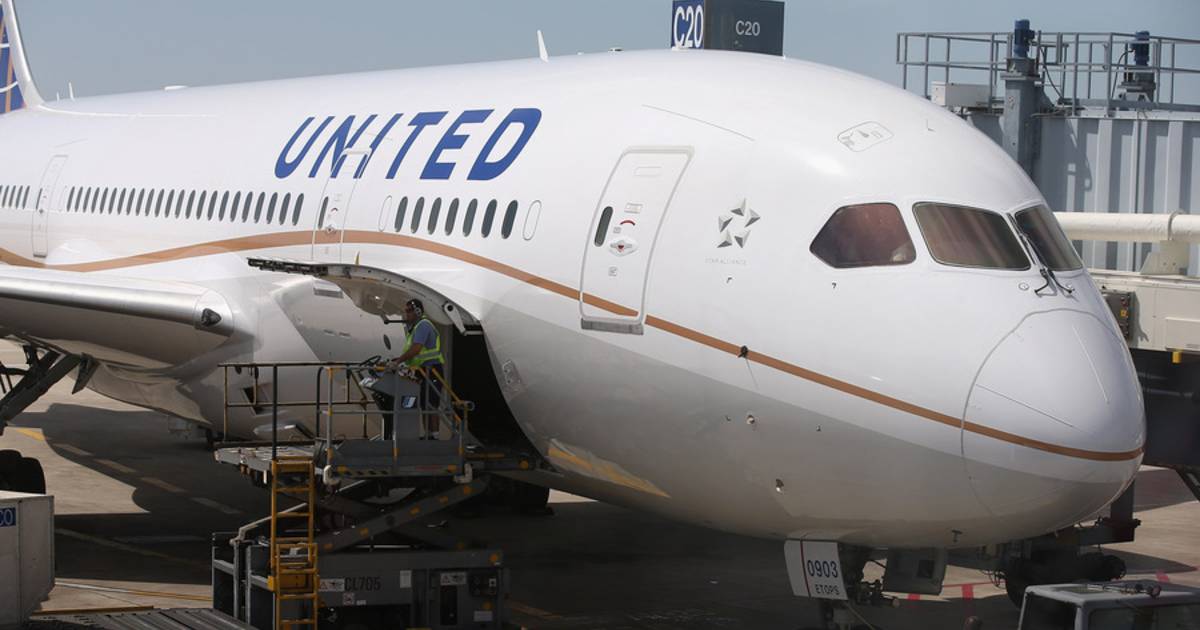 "Mayday, fuel" Vliegtuig uit Los Angeles stuurt noodsein uit door ...