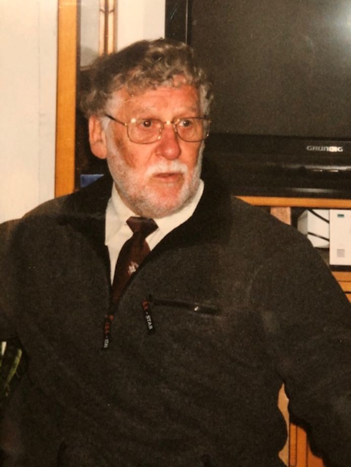 Kleinzoon vraagt om bronzen borstbeeldje of plaquette voor overleden ...