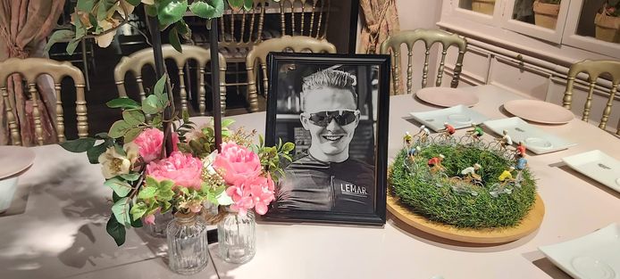 Eerbetoon met cappuccino en cupcakes in Anita’s Place voor overleden ...