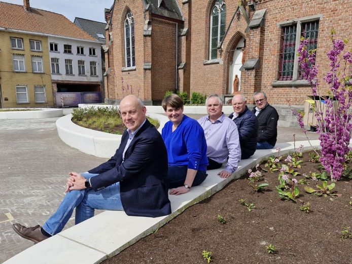 Meulebeke spaart kosten noch moeite voor feestelijke opening vernieuwd ...