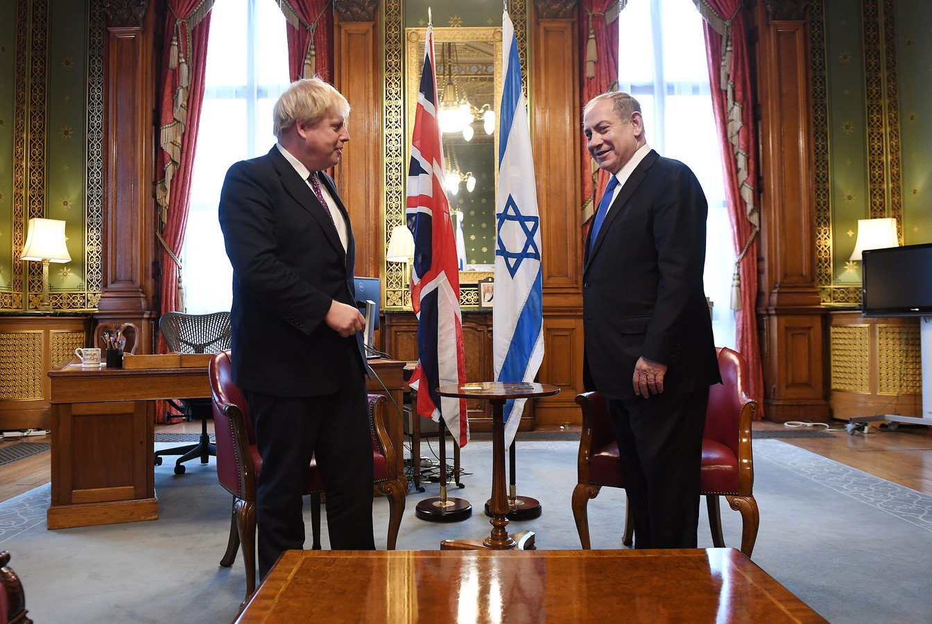 Ex-premier Boris Johnson: ‘Netanyahu liet afluisterapparatuur achter in ...