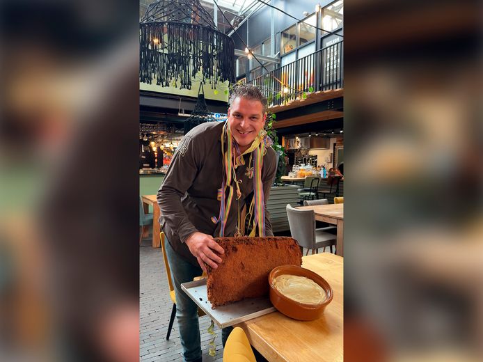 Dit restaurant maakt een mega-bamihap: ‘Heel leuk om te zien dat dit zo ...