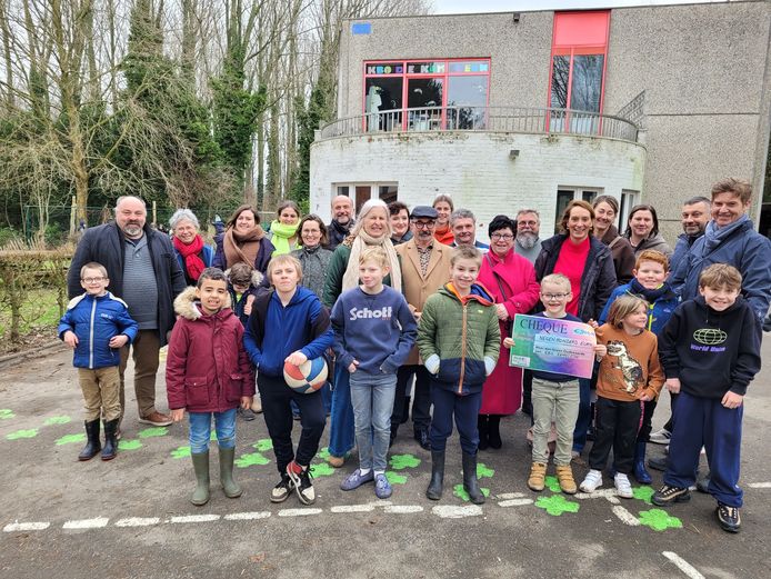 Meer dan Groen en theatergezelschap Pur Sang zamelden met ‘Prettig Vet’ 900 euro in voor KBO ...