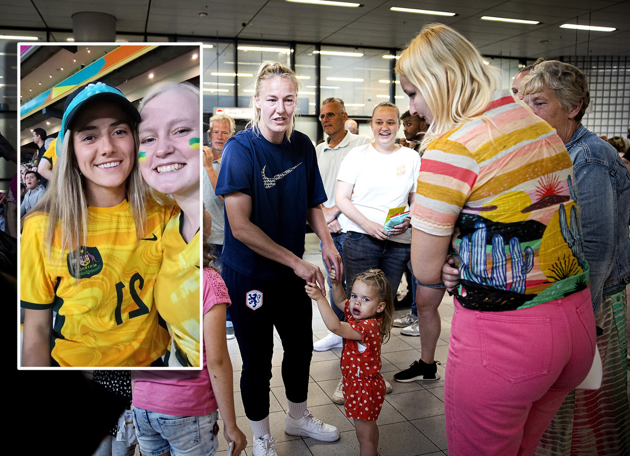 Enkele Oranje Leeuwinnen terug in Nederland, Daniëlle van de Donk ... Enkele Oranje Leeuwinnen terug in Nederland, Daniëlle van de Donk ...