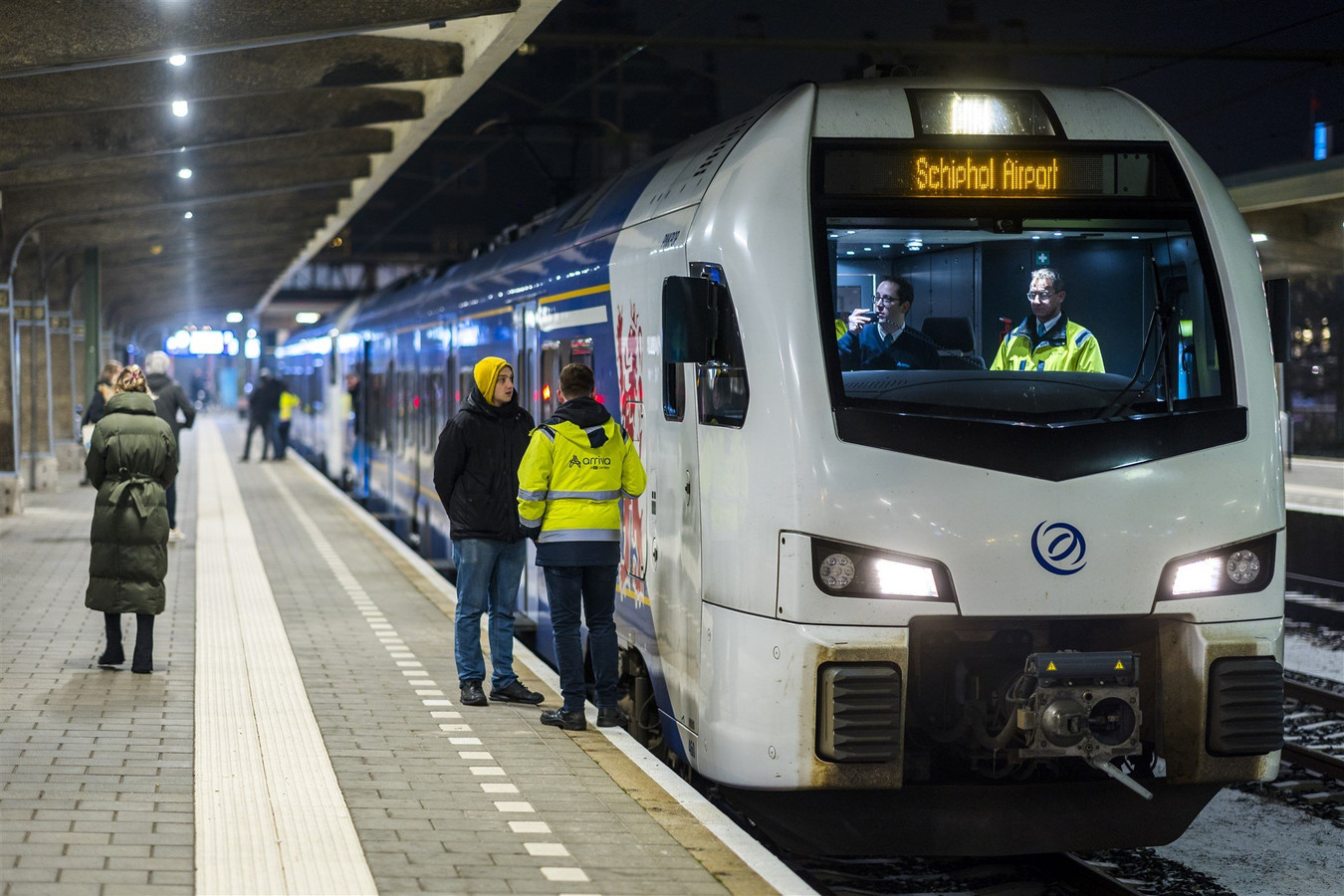 Nachttrein Arriva van Groningen naar Schiphol maakt eerste rit | Foto ... Nachttrein Arriva van Groningen naar Schiphol maakt eerste rit | Foto ...