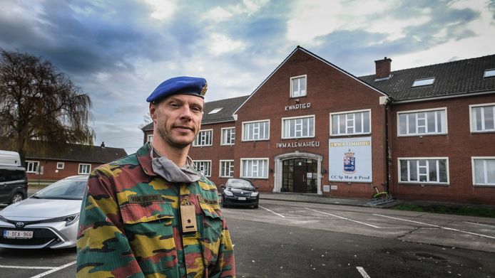 Majoor Ben Van Hecke (48) leidt sluiting kazerne Ieper in goede banen ...