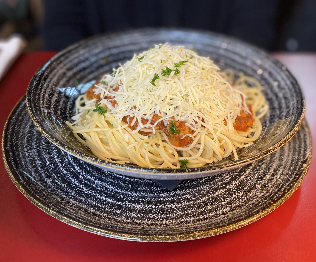 ‘Kelly Spirelli’ zoekt lekkerste spaghetti van Kortrijk: “Goed gekruid ...