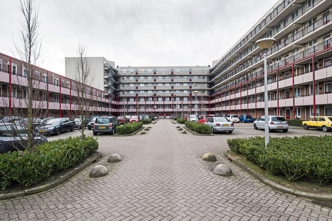 Bewoners vrezen feestende studenten in SSH&-complex | Foto ...