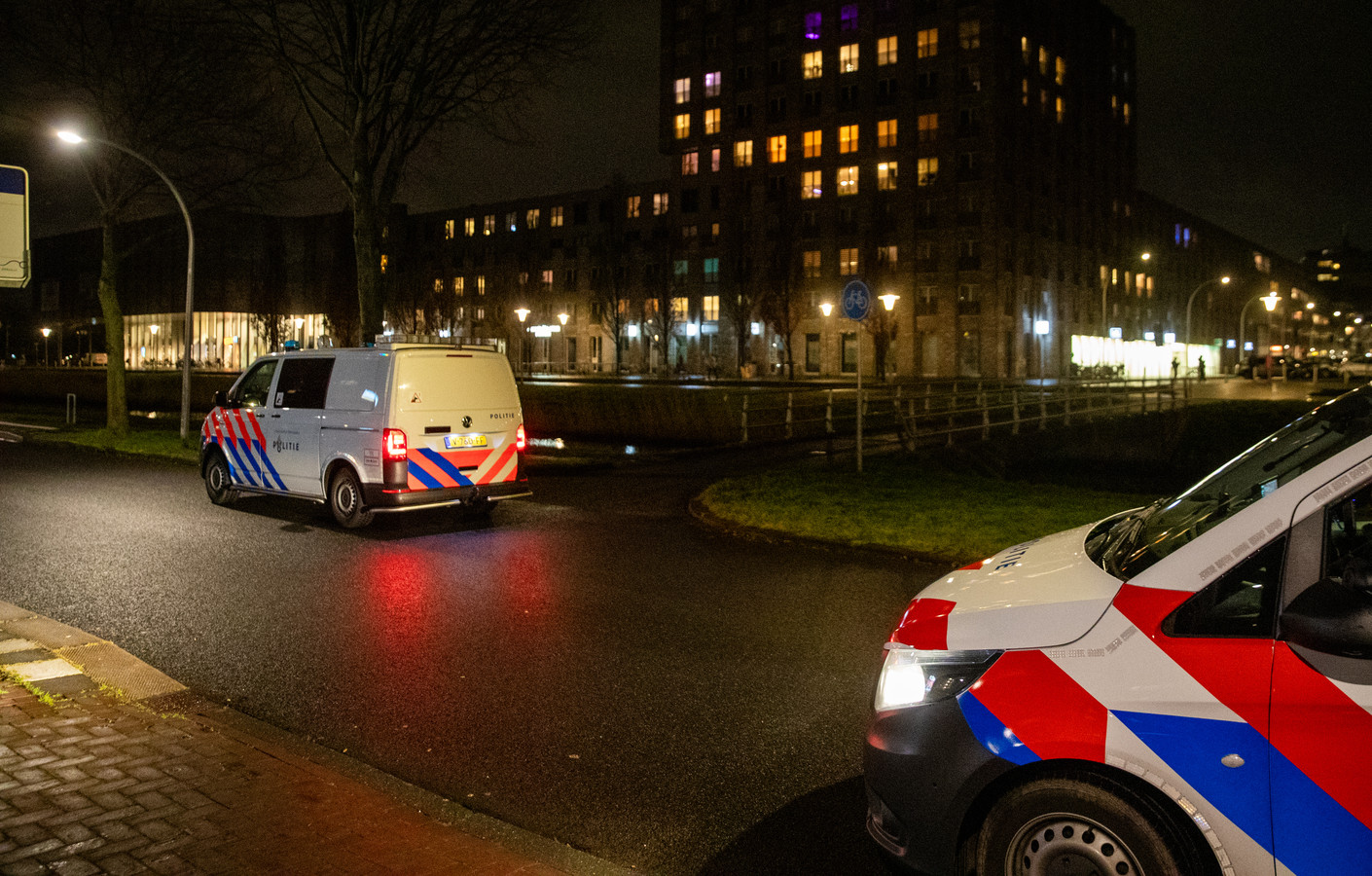Inbreker op heterdaad betrapt in Zwolle: met helikopter speurt politie ... Inbreker op heterdaad betrapt in Zwolle: met helikopter speurt politie ...