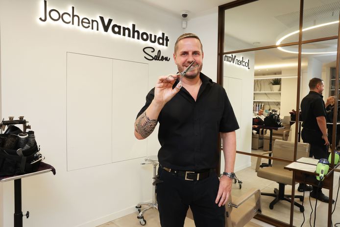 Jochen Vanhoudt is al meer dan 25 jaar dé BV-kapper: “Ik zat zelfs in ...