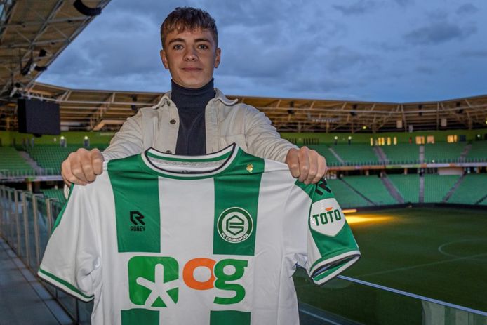 Talentvolle verdediger Wouter Prins (19) tekent voor vier jaar bij FC ...