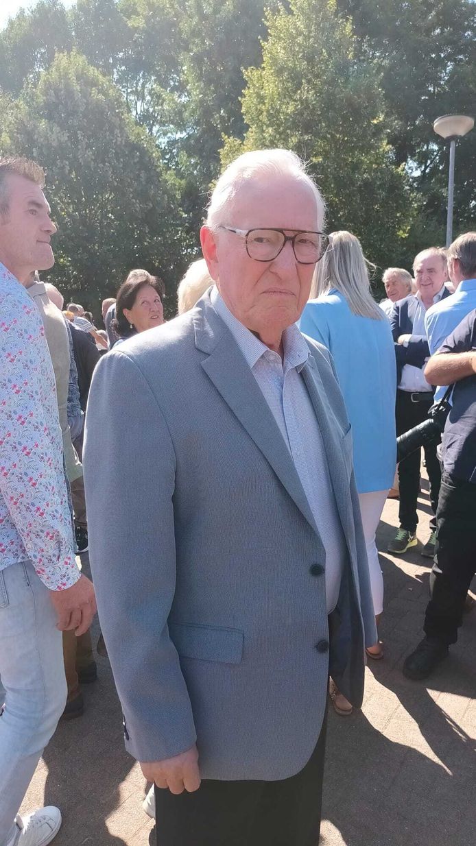 Afscheid van wielerlegende Herman Vanspringel: Eddy Merckx aangekomen ...