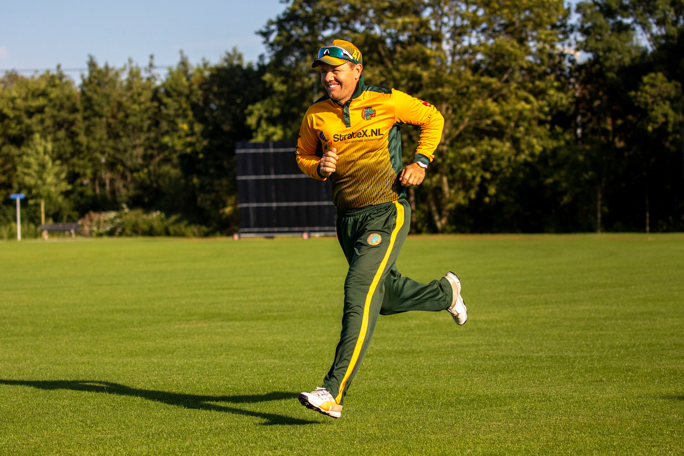 Rondje langs de velden: Rotterdam-hockeyer Menini plots Spanjaard en ...
