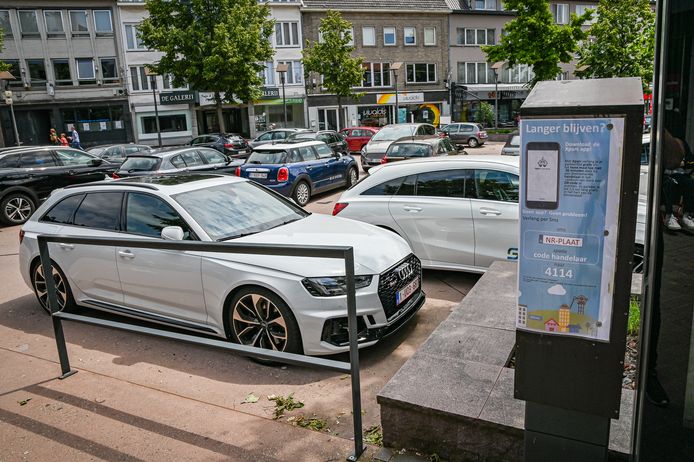 Genk lanceert uniek parkeertarief: 1 uur gratis parkeren en dan ...