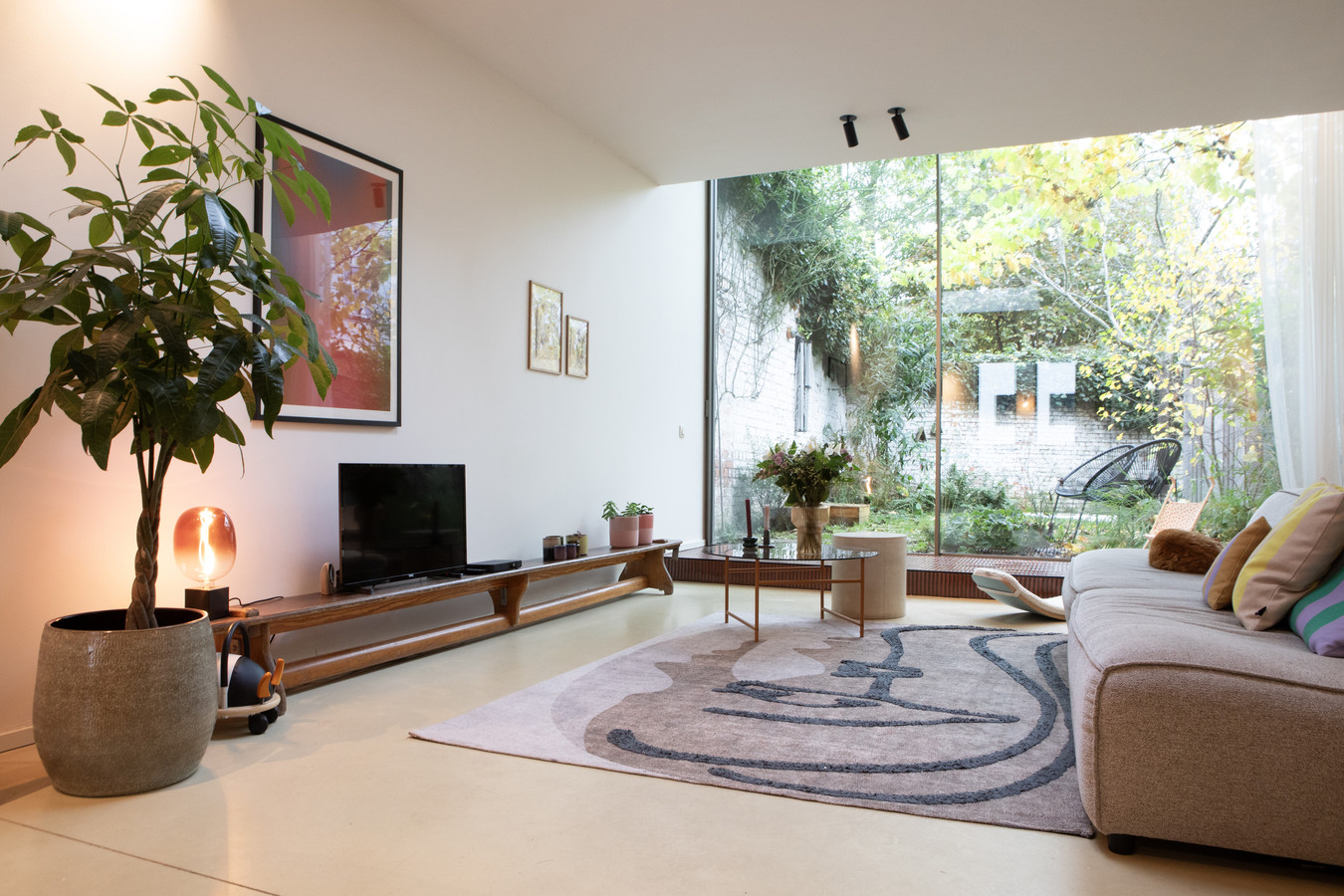 “Keuken kostte meer dan 30.000 euro”: het rijhuis van Kim en Dankwart ...