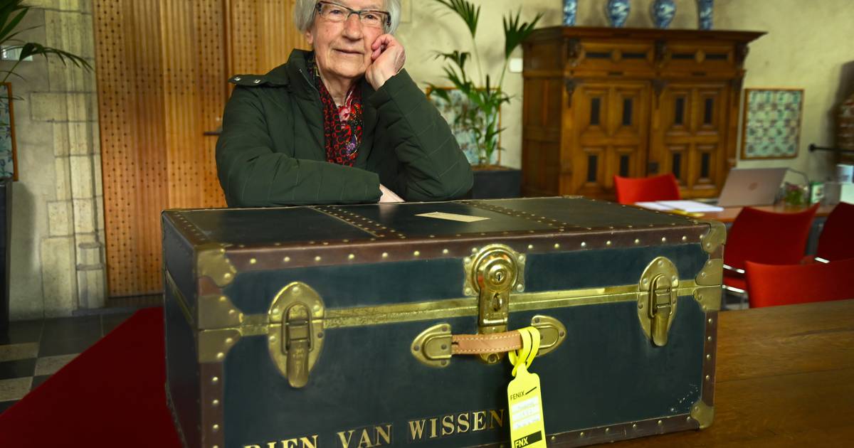 De koffer van emigrant Rien Wisse staat straks in het migratiemuseum ...