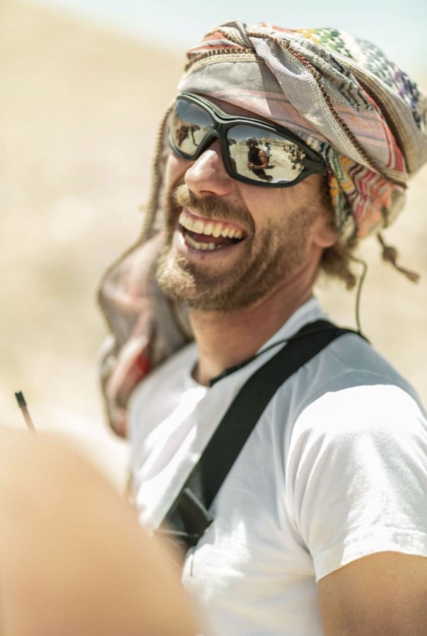 Vuurwerk eert passioneel liefhebber Thomas (42), na veel te vroeg overlijden: “We lieten ...