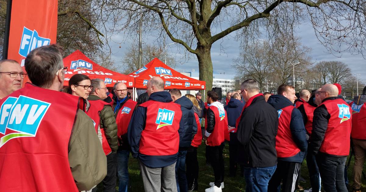 Ruzie over loon blijft: medewerkers van drie nachtploegen leggen werk ...