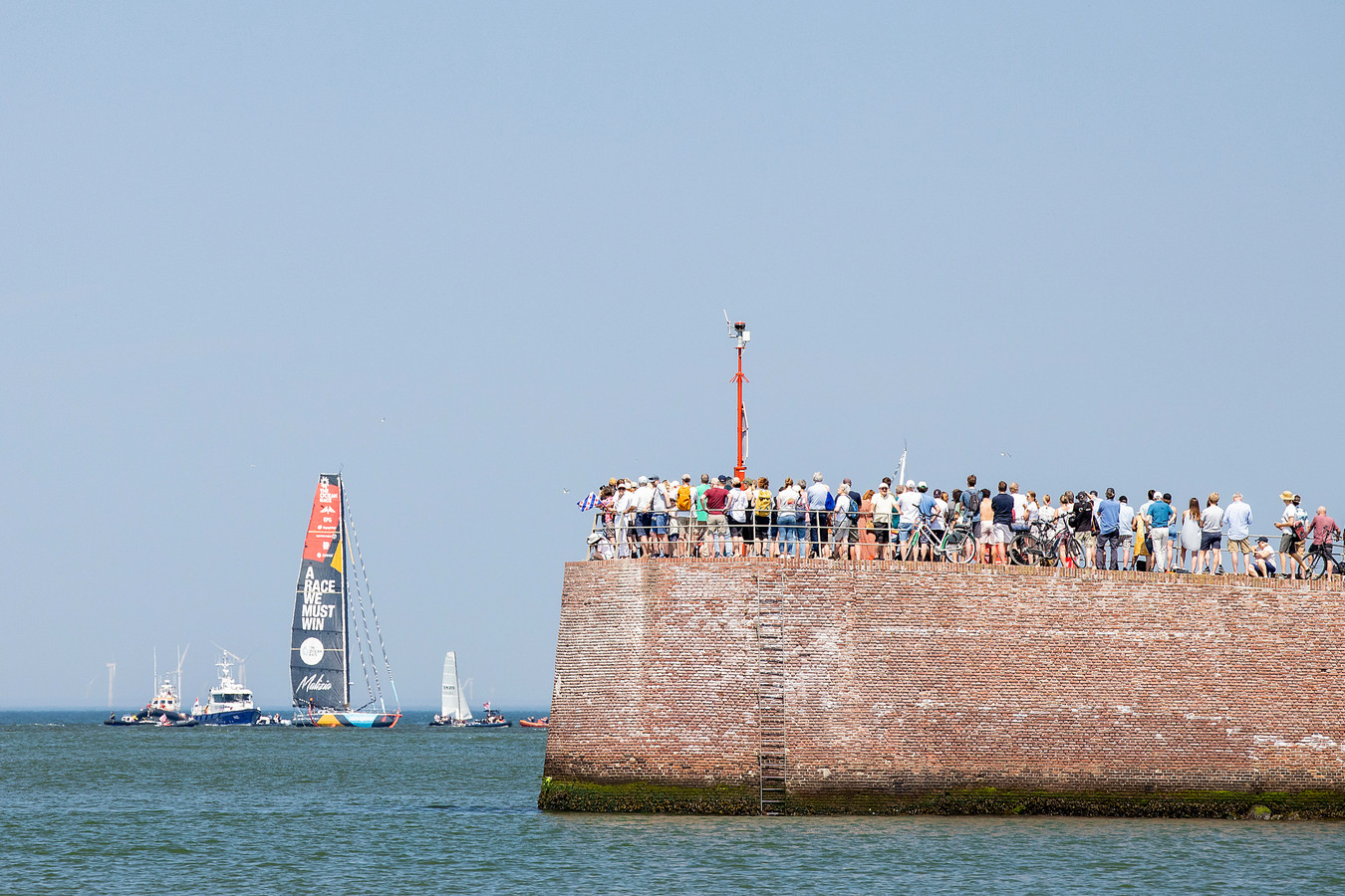 Zeezeilster Rosalin Kuiper groots onthaald door familie, vrienden én koningspaar: ‘Overweldigend ...