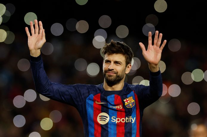 Fotoreeks | Emotionele Gerard Piqué neemt in Camp Nou afscheid van FC ...