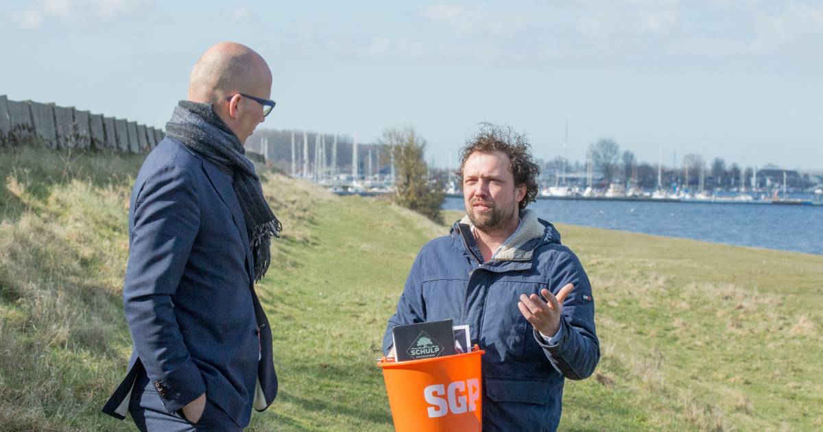 Boer Bastiaan krijgt bezoek van SGP: ‘Hoeveelheid regelgeving wordt ...