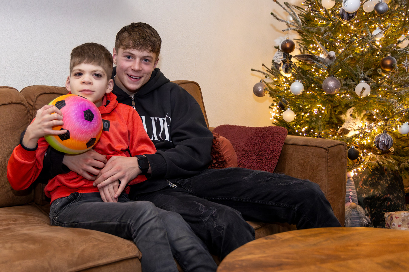 Heracles-talent (18) dankt doorbraak aan gehandicapt broertje: ‘Zijn ...