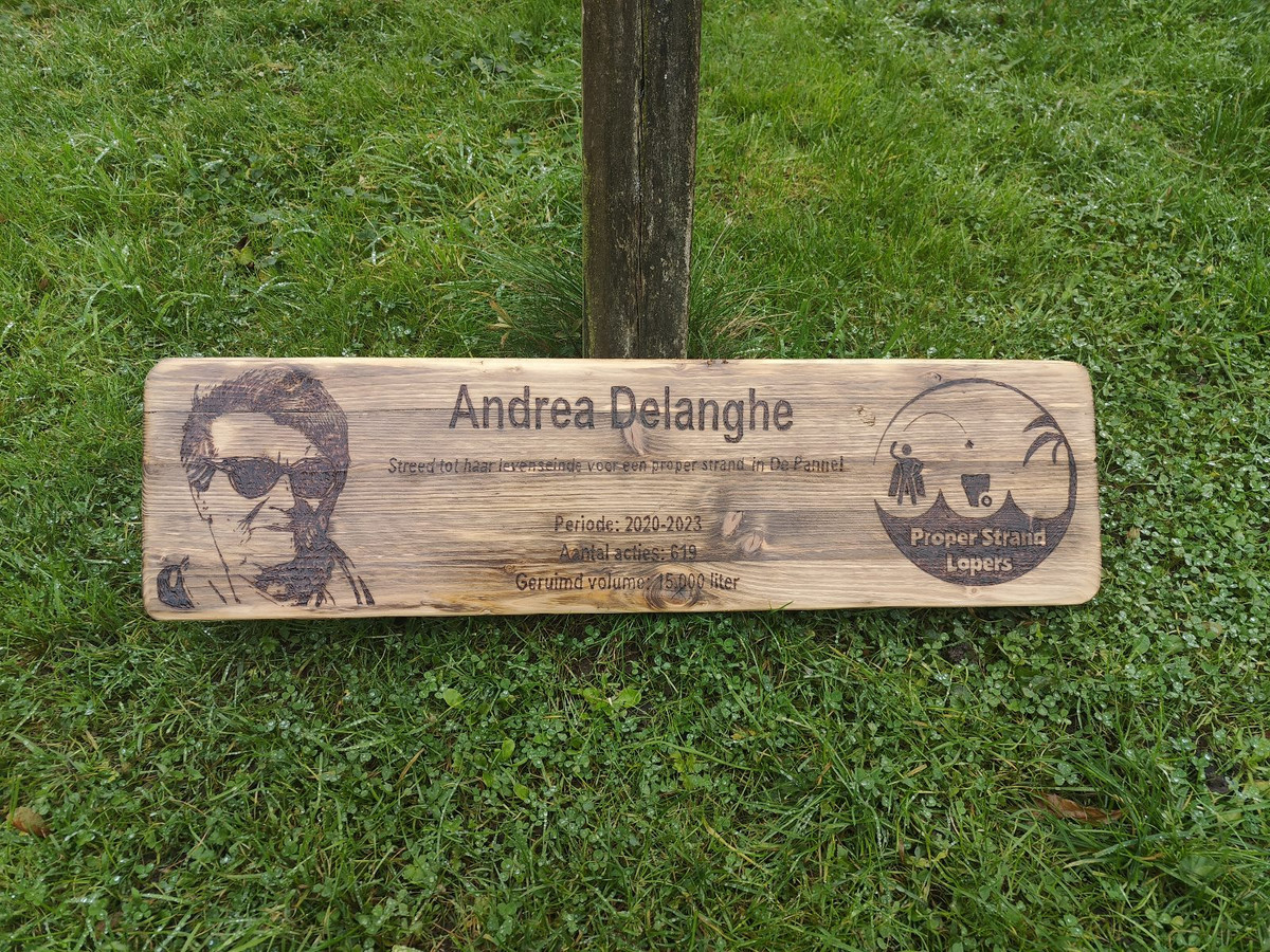 Proper Strand Lopers eren overleden topruimster Andrea: “Op ‘haar ...
