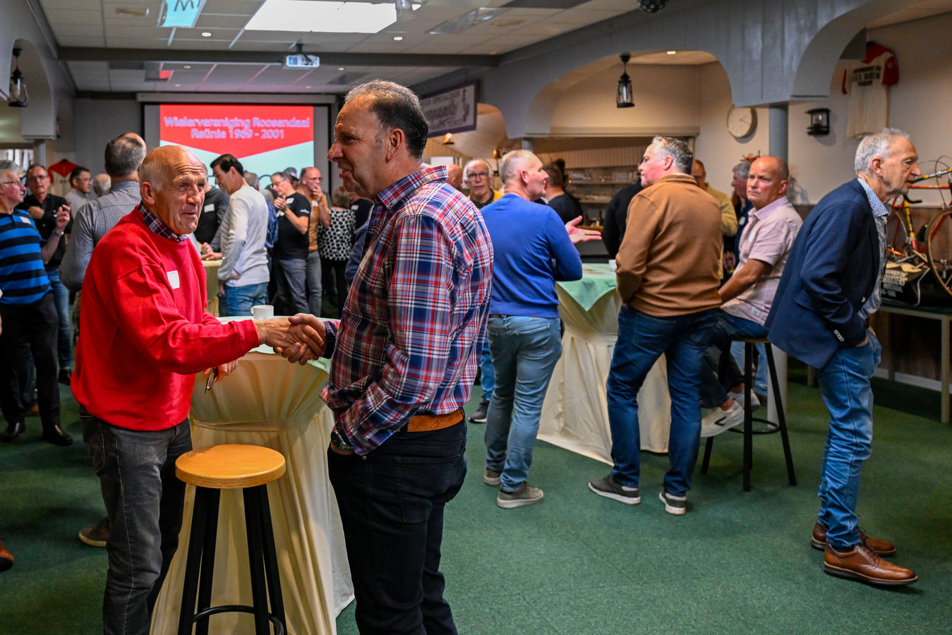 Zoete herinneringen, maar ook discussie op reünie Wielervereniging ...