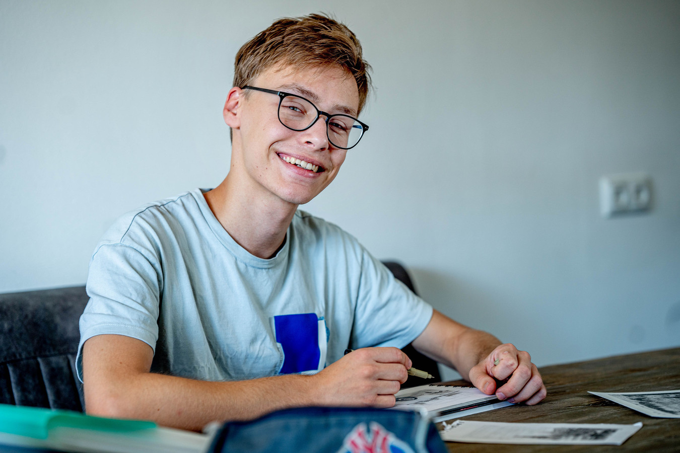 Wouter (21) tekent stad en streek met absurd oog voor detail: kopers ...