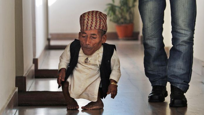 Nepalees officieel kleinste man ter wereld | Buitenland | tubantia.nl