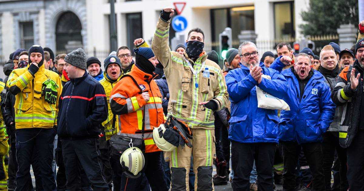 Vakbond Brusselse brandweer dient stakingsaanzegging in | Brussel | hln.be