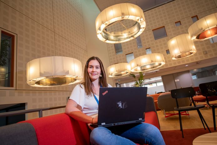 Van Latijn en Grieks naar computerprogrammeur: docent Manja (34) maakte ...