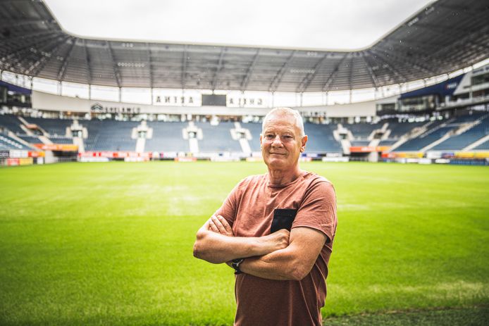 10 JAAR GHELAMCO ARENA. Rudy Van Heyste (67), al 20 jaar hoofdsteward ...