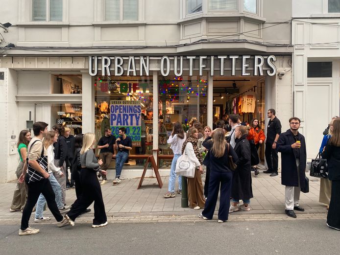 Meteen een schot in de roos: vestiging van Urban Outfitters geopend in Gent | Gent | hln.be