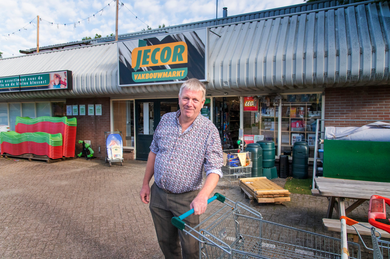 Deze bekende winkel in Putten waar je alle ‘onmogelijke’ bouwspullen ...