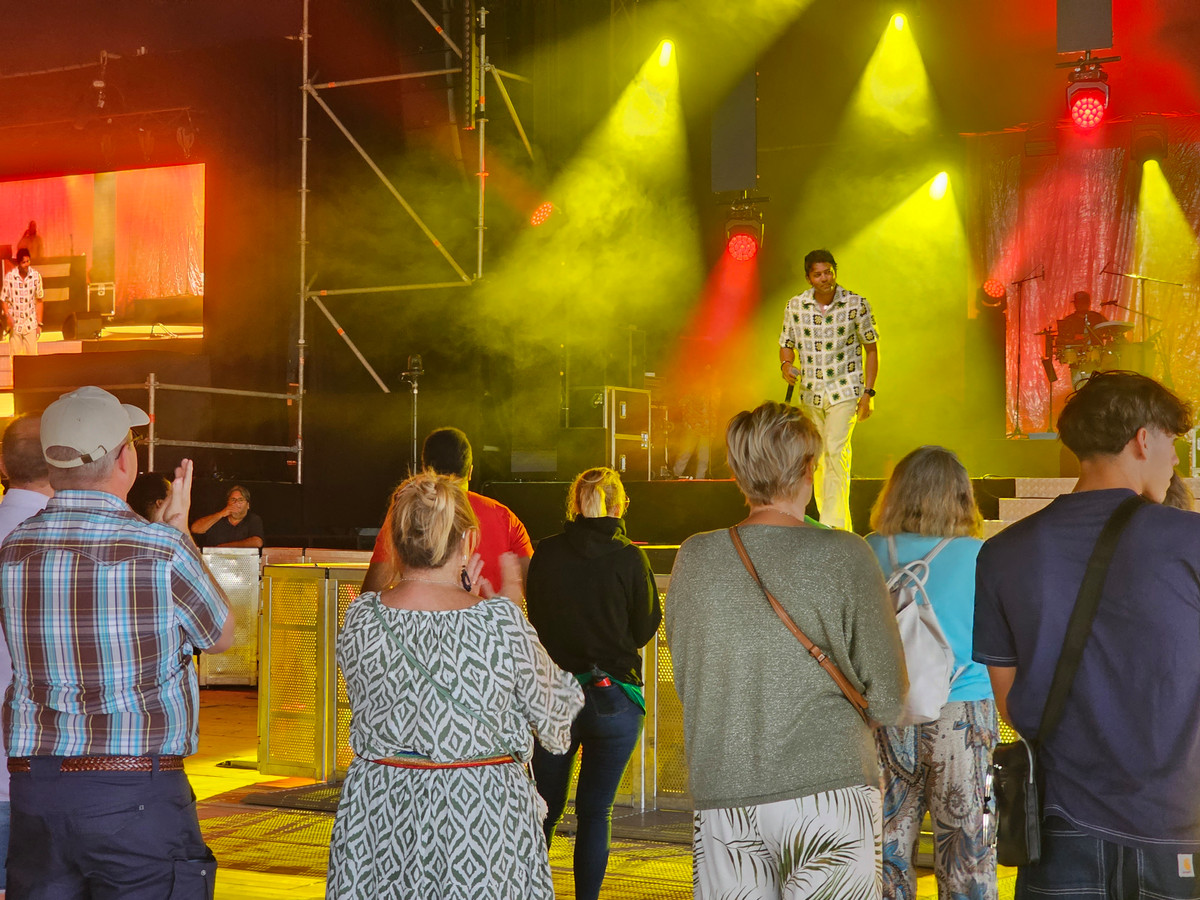 IN BEELD. 40ste Antilliaanse Feesten gestart onder stralende zomerzon ...