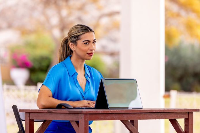 Nieuwe WIDM-presentator Hila Noorzai wilde niet weten wie de Mol was ...