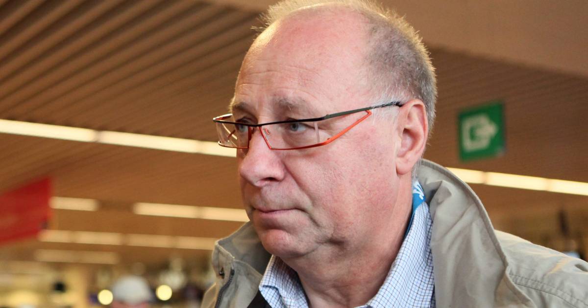 Afscheidnemende Luc Beaucourt in de bloemetjes gezet | Binnenland | hln.be