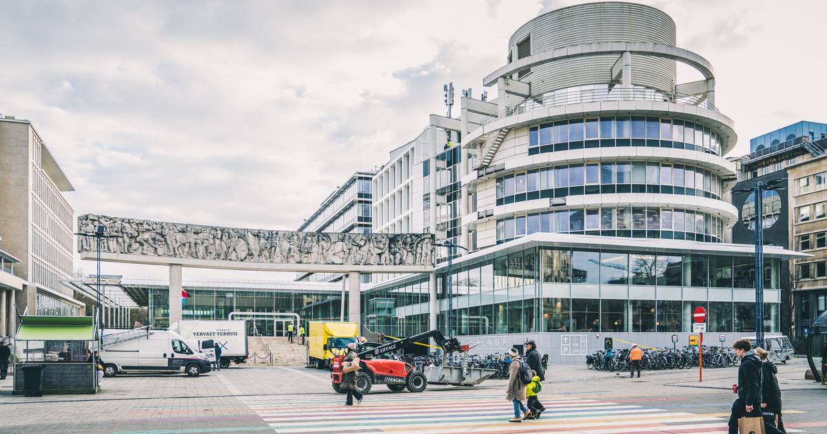 IN BEELD. Vernieuwd Stadskantoor aan de Zuid opent de deuren voor de ...