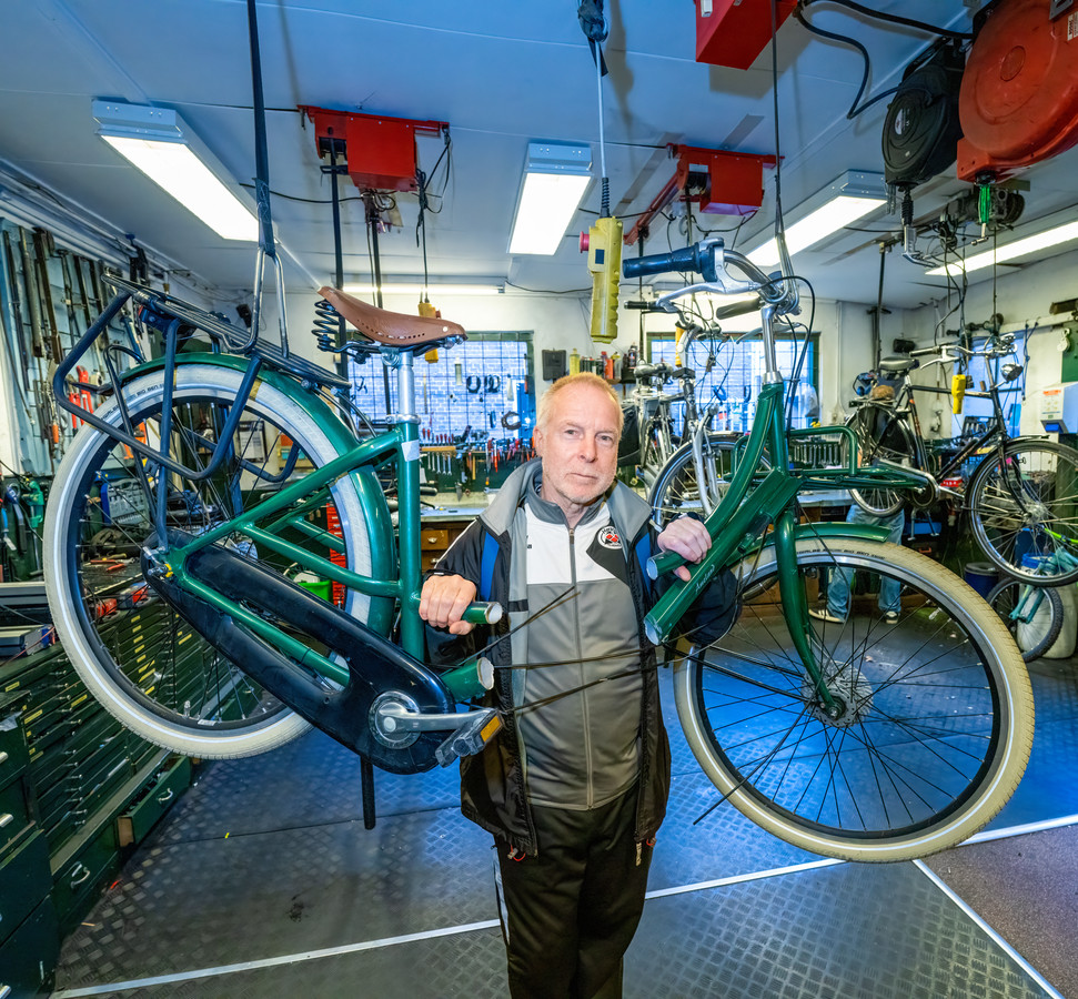 Zwart-wit verdringt Oranje, en die kapotte fiets van Hümmels kan als ...