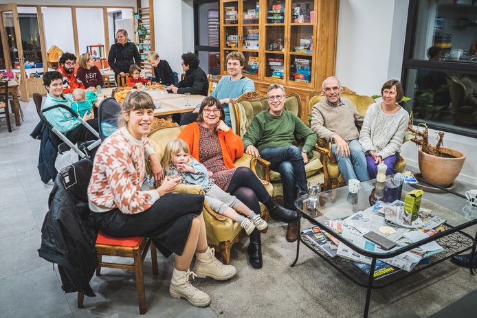Op bezoek in de grootste cohousing van Vlaanderen, waar 59 gezinnen ...