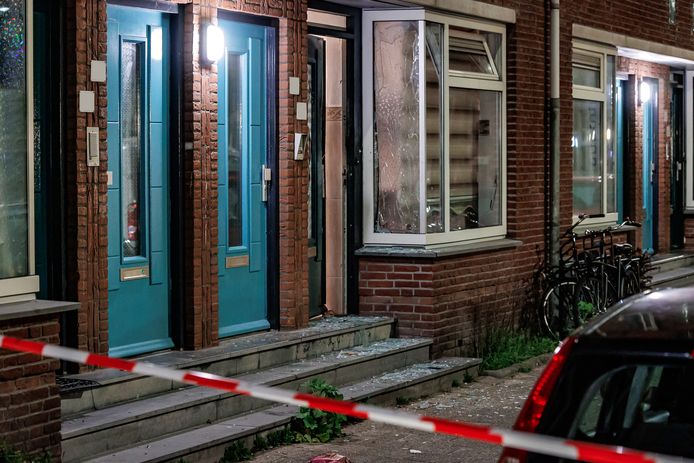 Schade aan woning na explosie in Rotterdam-Delfshaven | Binnenland | AD.nl