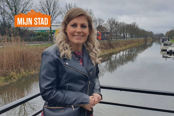 MIJN STAD. Het Eeklo van tv-bakster Debbie Criel (36): “Al wandelend langs het water bedenk ik ...