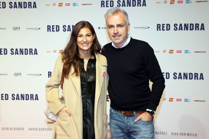 ‘Red Sandra’ ontroert bekend Vlaanderen | Showbizz | hln.be